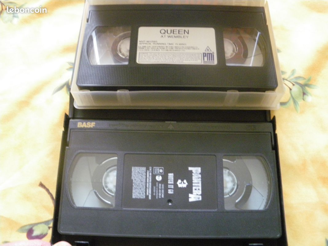 2 Cassettes VHS Queen & Pantera (5 Euros la cassette) - CD - Musique