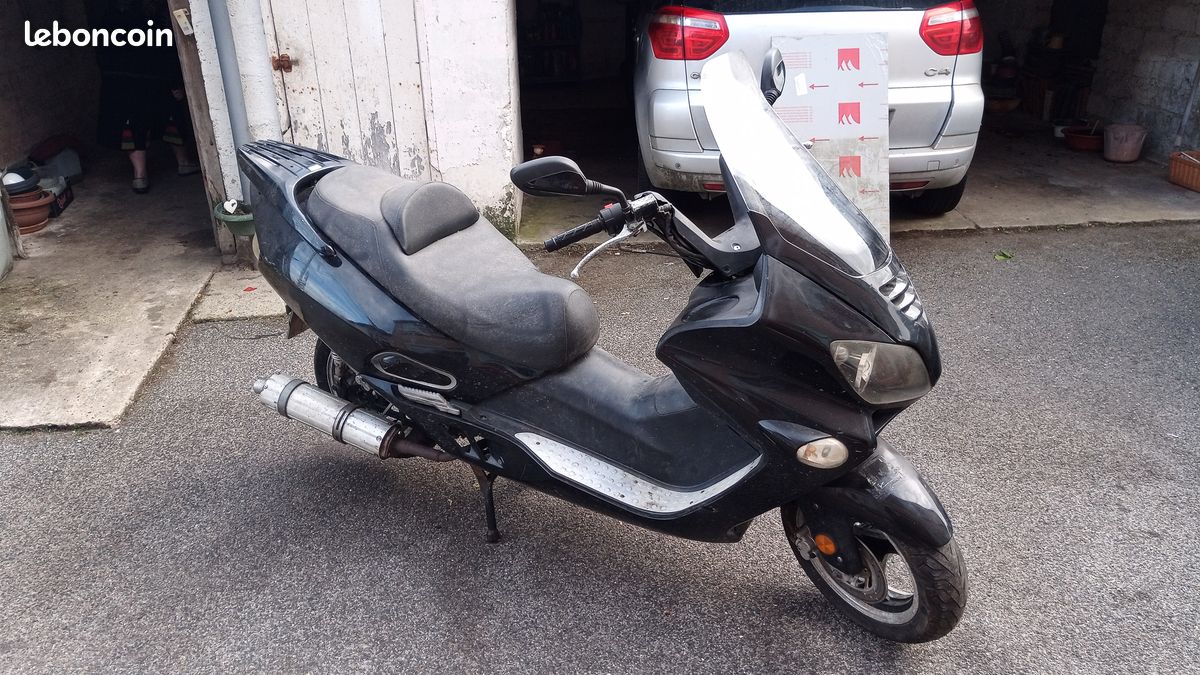 Scooter 2 places Adulte de Type GT 125cc 1 er main qui fonctionne avec ...