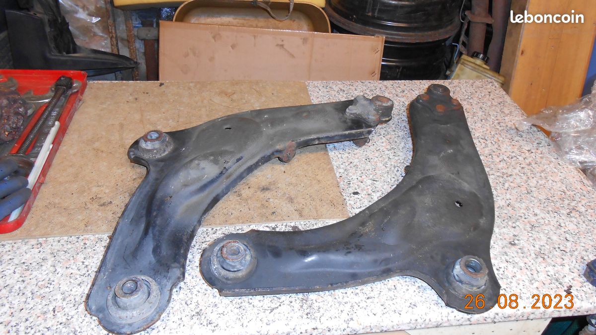 Triangle pour Renault espace 4 et velsatis - Équipement auto