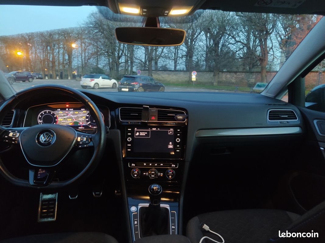 Golf 7 1.5 TSI 130 version Connect + IQ DRIVE BVM 6 rapports - Voitures
