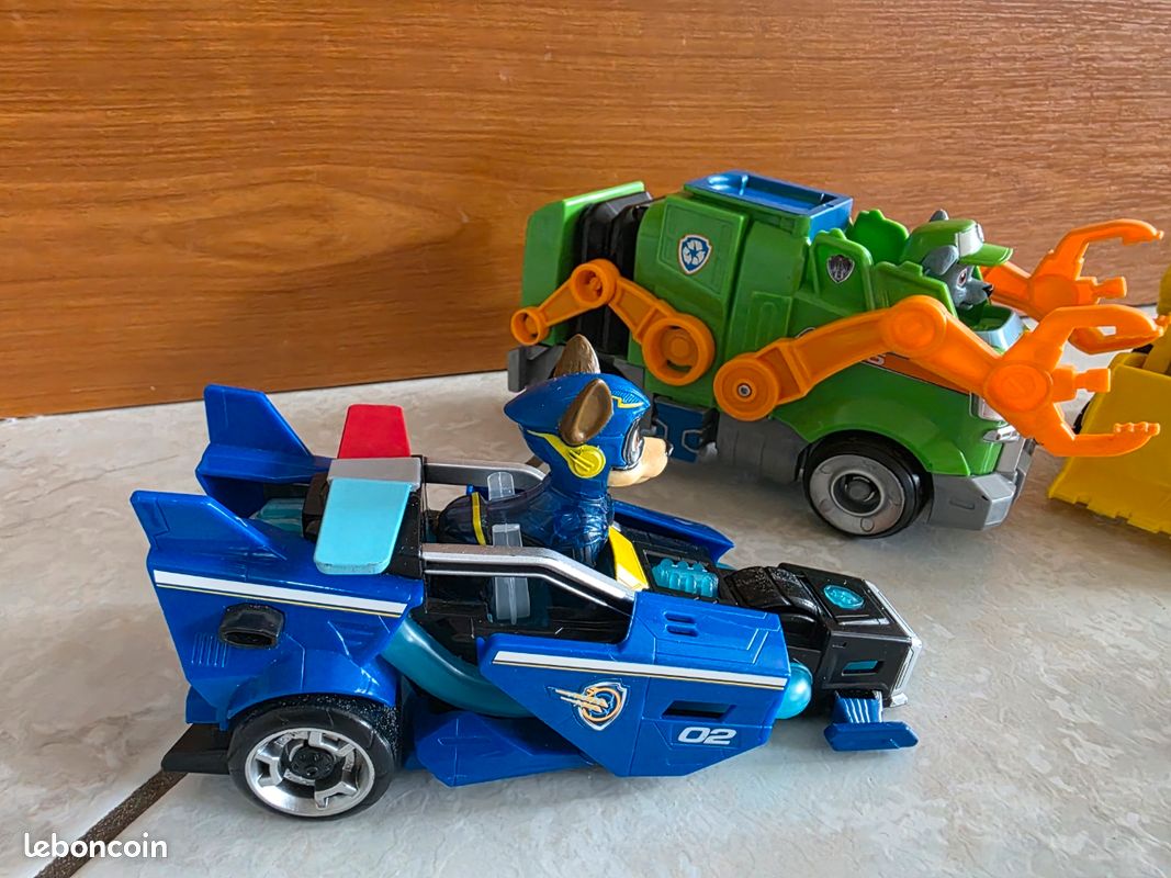 Lot Pat Patrouille a vendre en bon état. D'autres lots similaires sont à vendre dans mon profil ...