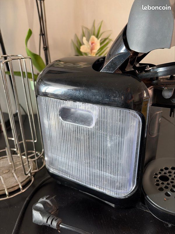 Machine à café Tassimo avec porte capsules - Électroménager