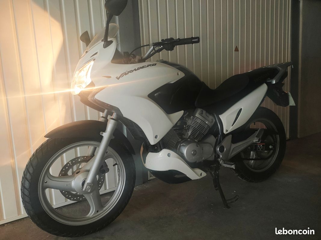 Varadero 125 - Motos