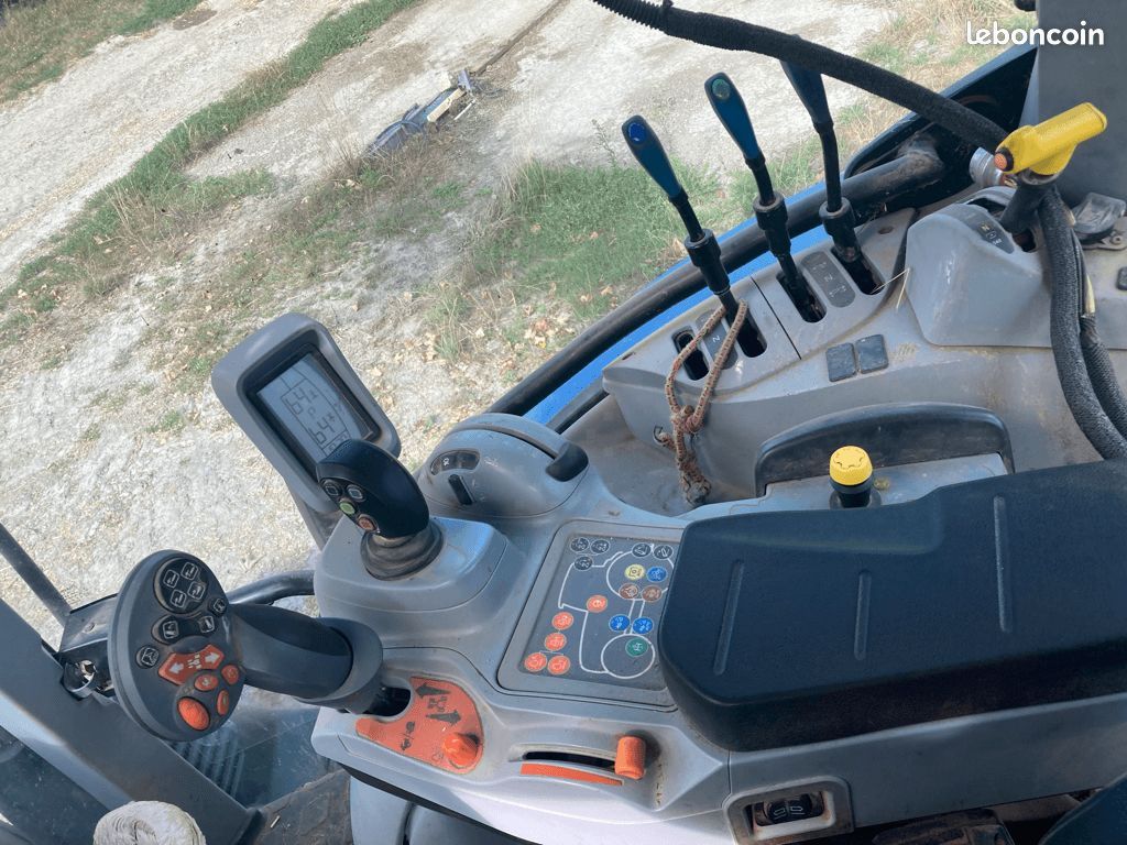 New Holland T6.145 DYNAMIC COMMAND - Tracteurs