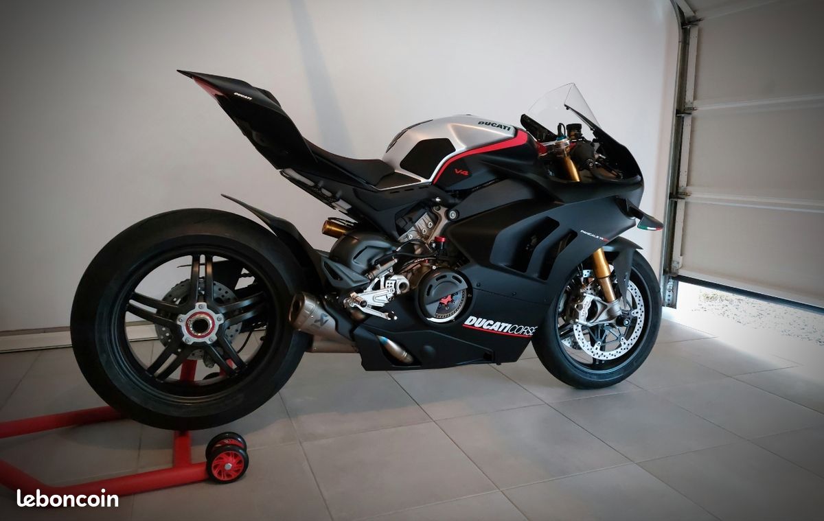 Ducati panigale v4 SP - Motos