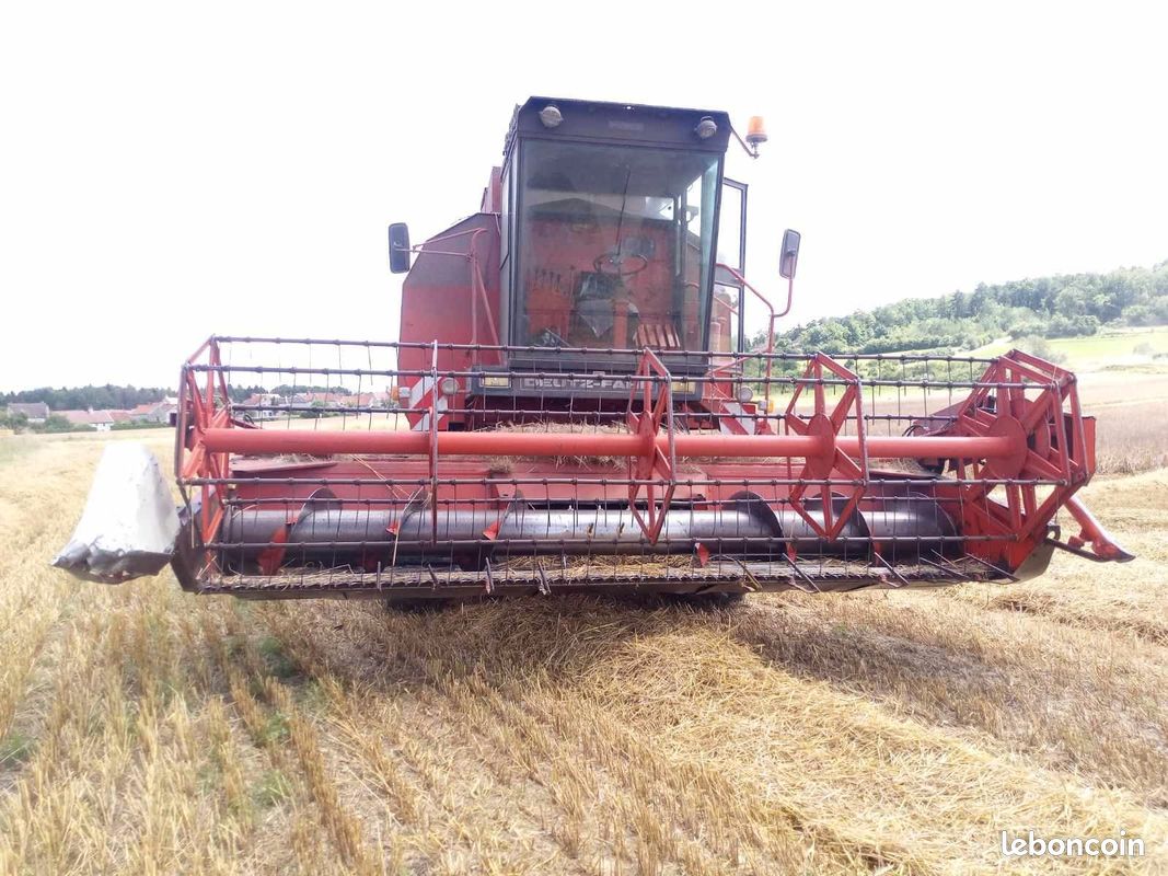 Moissonneuse batteuse arrêt céréales - Matériel agricole
