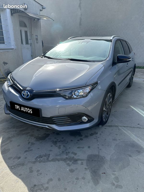 TOYOTA AURIS TOURING SPORTS MY17 Freestyle Hybride 136h - Voitures