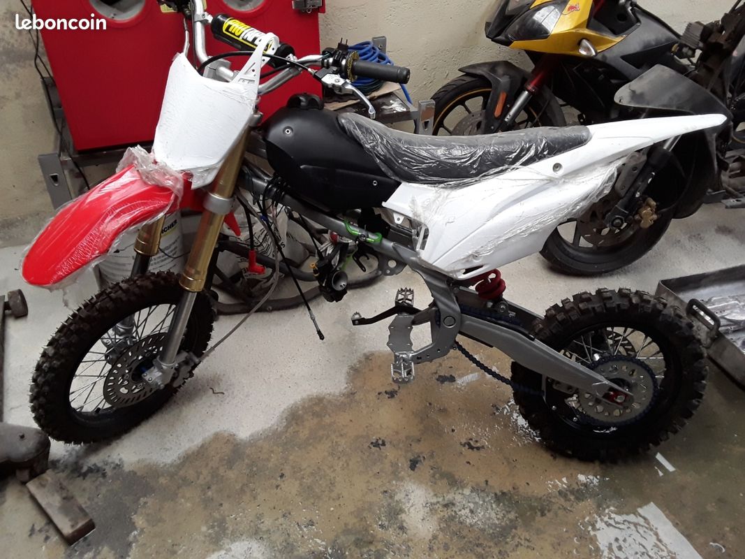 V/E contre aprilia 125cc,50cc af1,rs phase 1 cycle dirt neuve crf 110 ycf,rfz,crz,gunshot,bastos ...