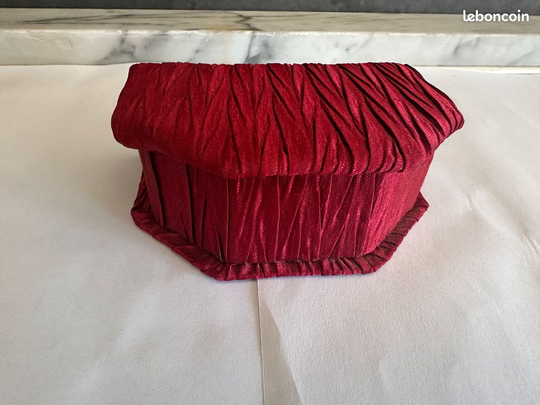Boîte à bijoux en tissu draps bordeaux Neuf - Loisirs créatifs