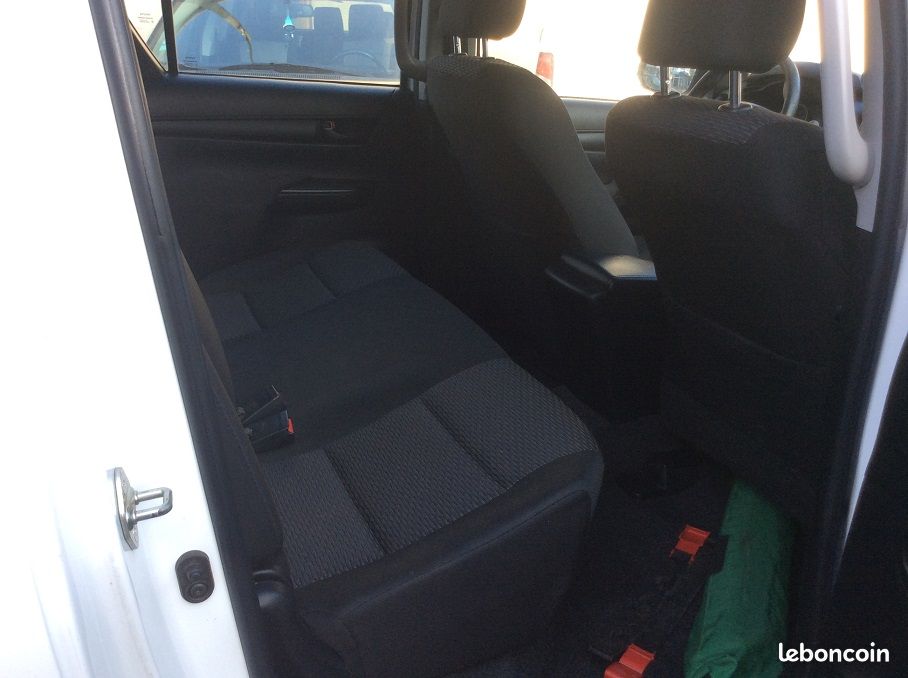 Toyota Hilux IV 4WD 2.4 D-4D 150 DOUBLE CABINE - Voitures