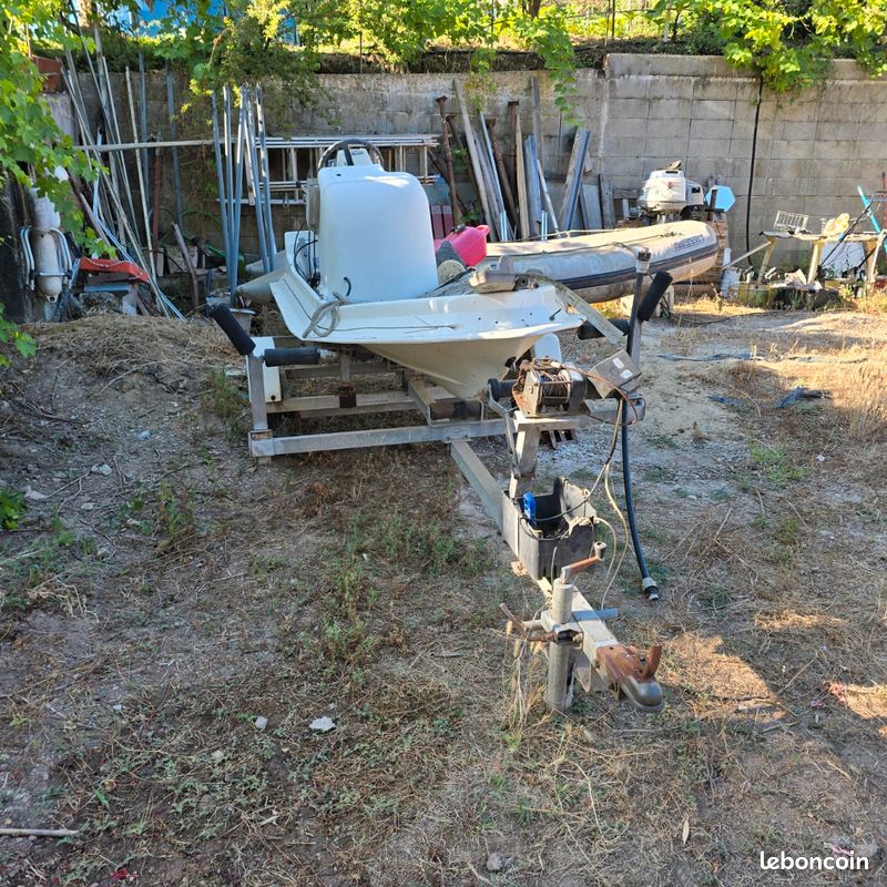 Semi rigide Bombard glissières à recoller - Nautisme