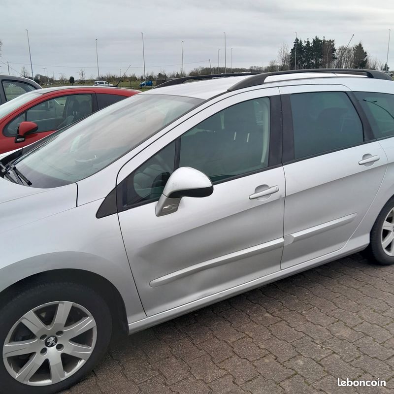 Peugeot 308 SW 1.6 E HDI 112 - Voitures