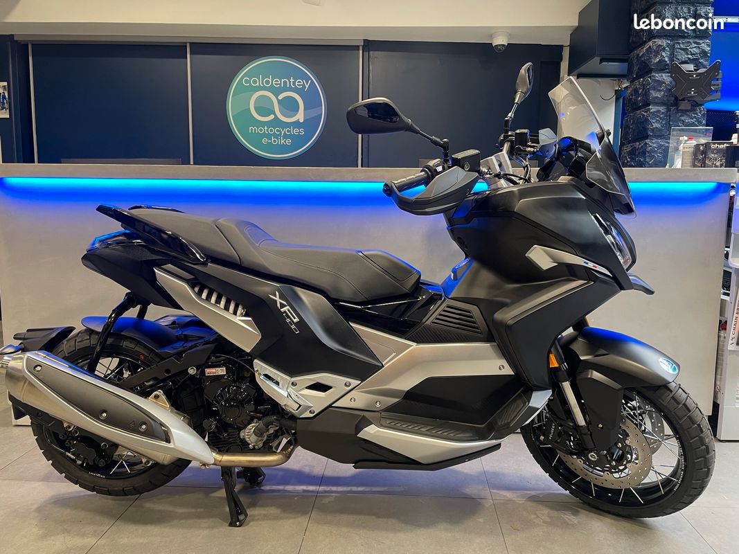 XP400 GT " MAT BLACK" Permis A2 - Motos