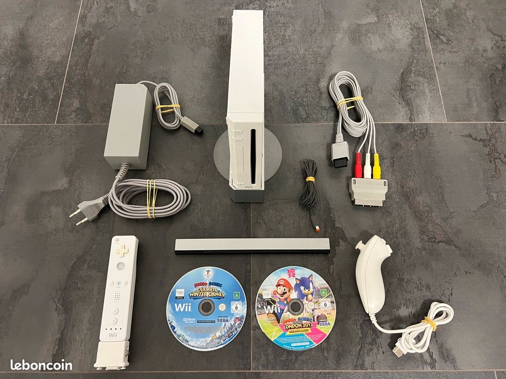 Console Wii compatible GameCube + Wiimote + Nunchuk + 2 jeux - Consoles