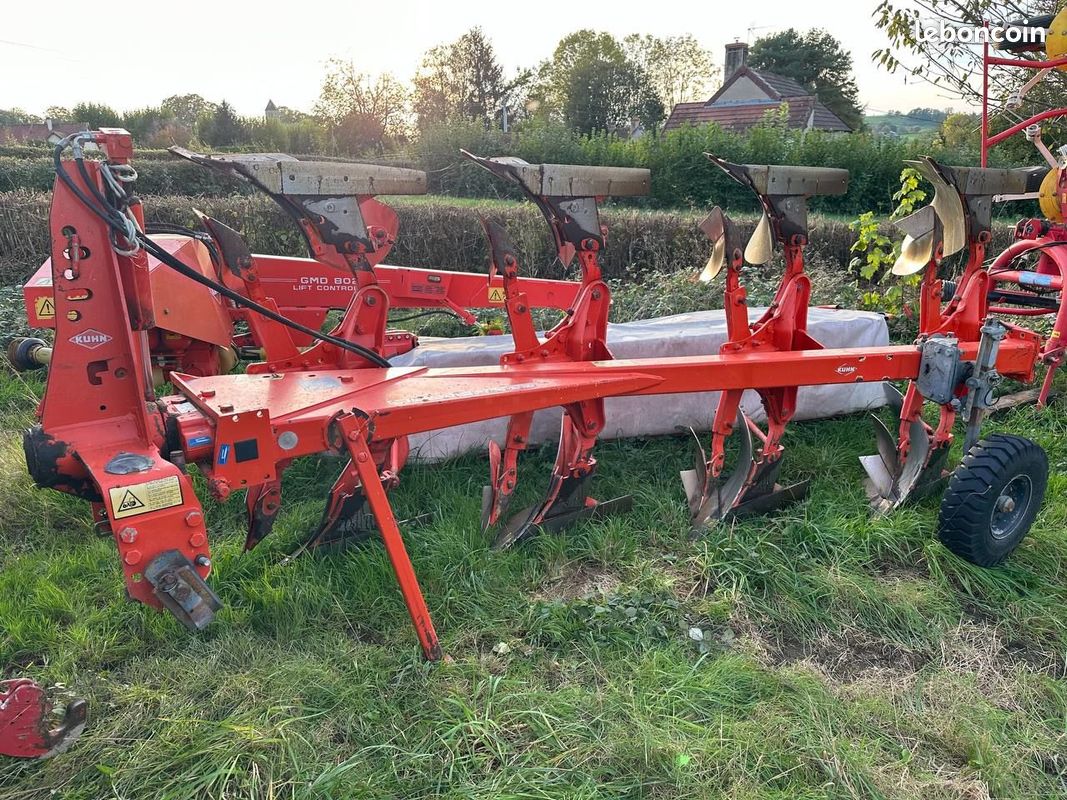 Kuhn MASTER 100 - Matériel agricole