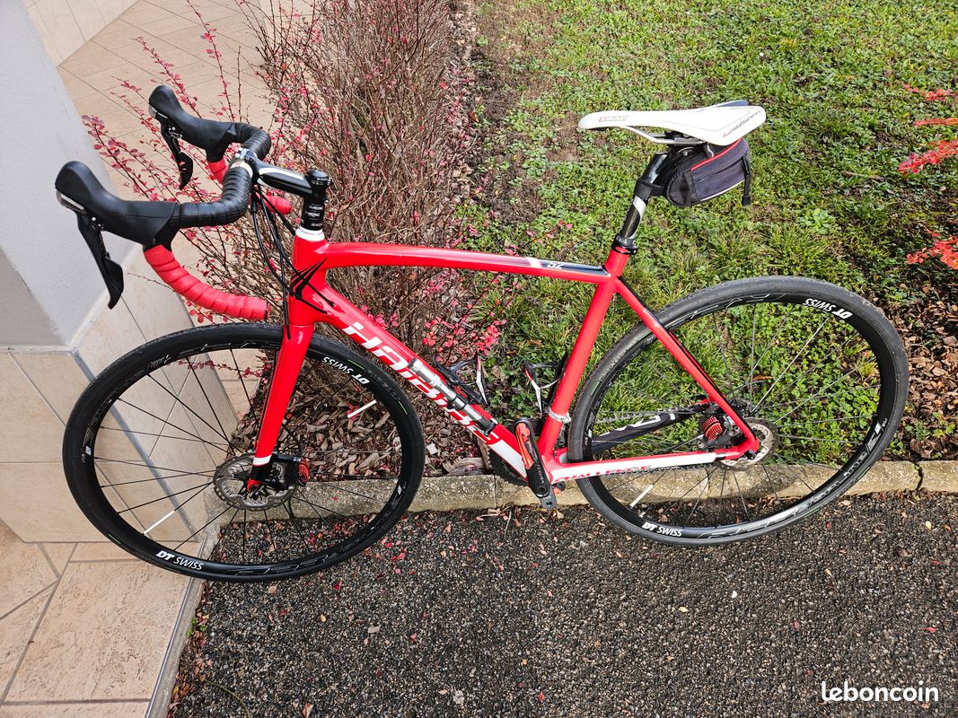 Velo de route Full carbone freinage à disque - Vélos
