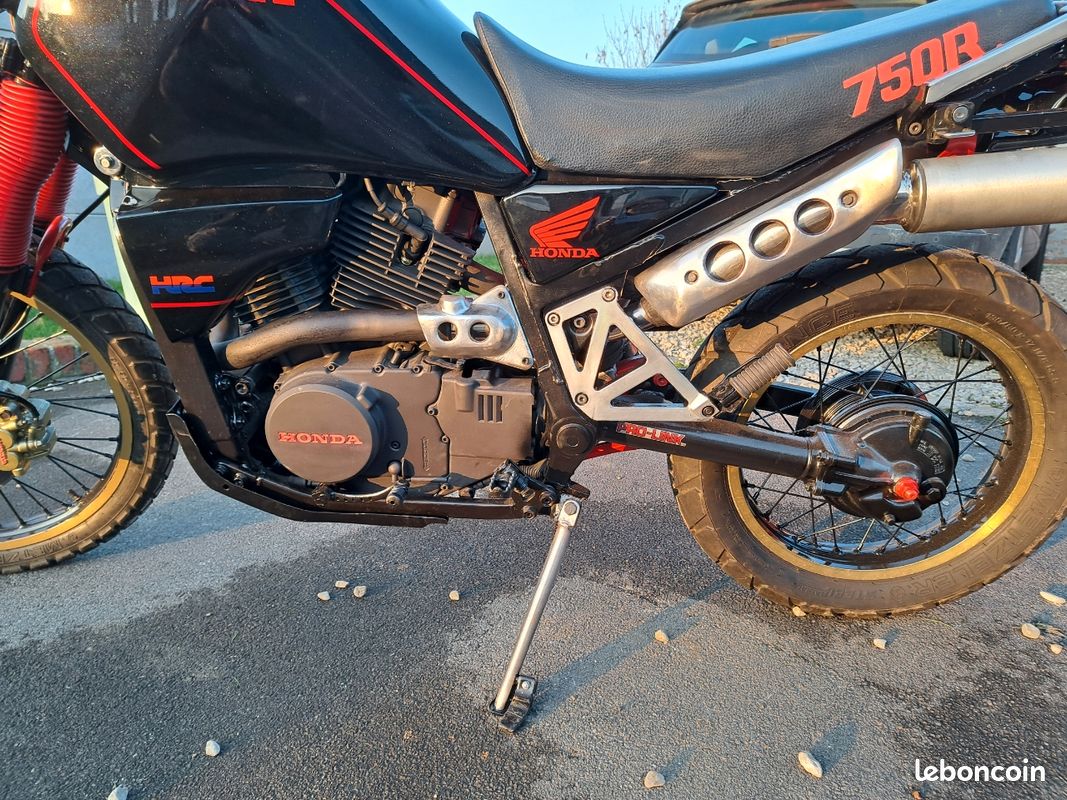 Moto enduro honda 750 trail route - Motos