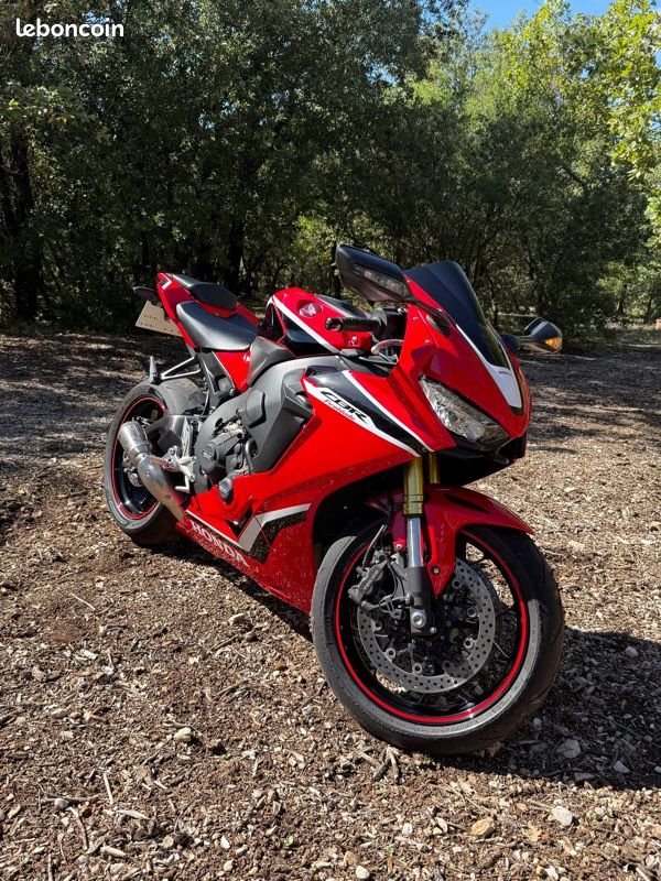 Honda cbr 1000 rr 2019 sc77 - Motos