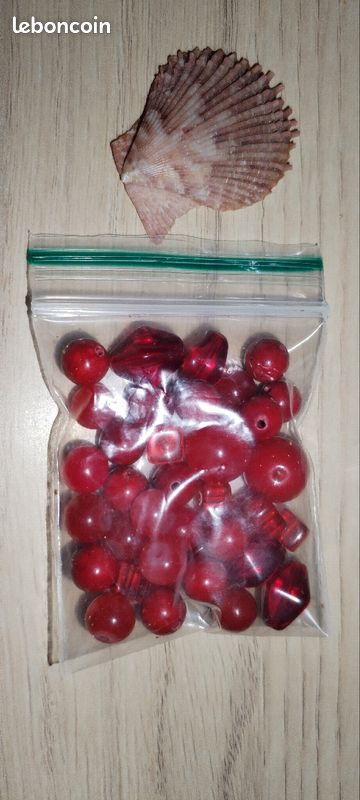 Sachet de perles rouges 🔖 - Loisirs créatifs