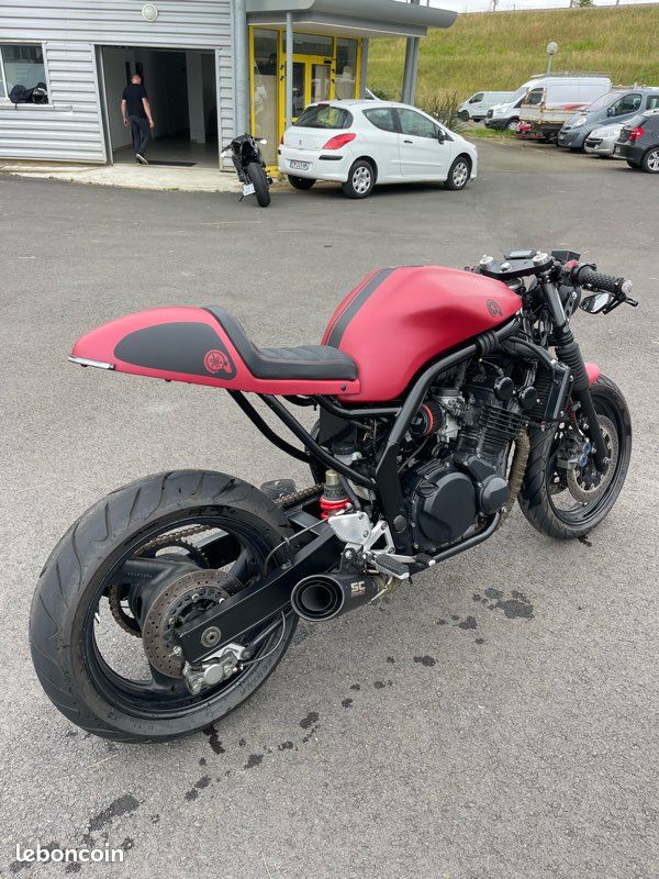 Yamaha 600 Fazer Café Racer - Motos