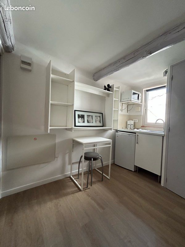 Studio quartier Mazarin, place des 4 dauphins - Locations