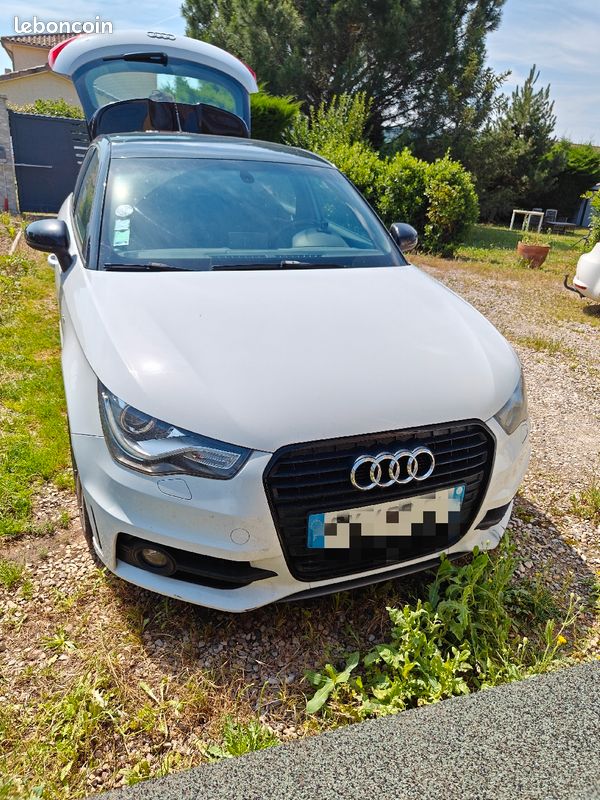 Audi A1 Sportback finition S line - Voitures
