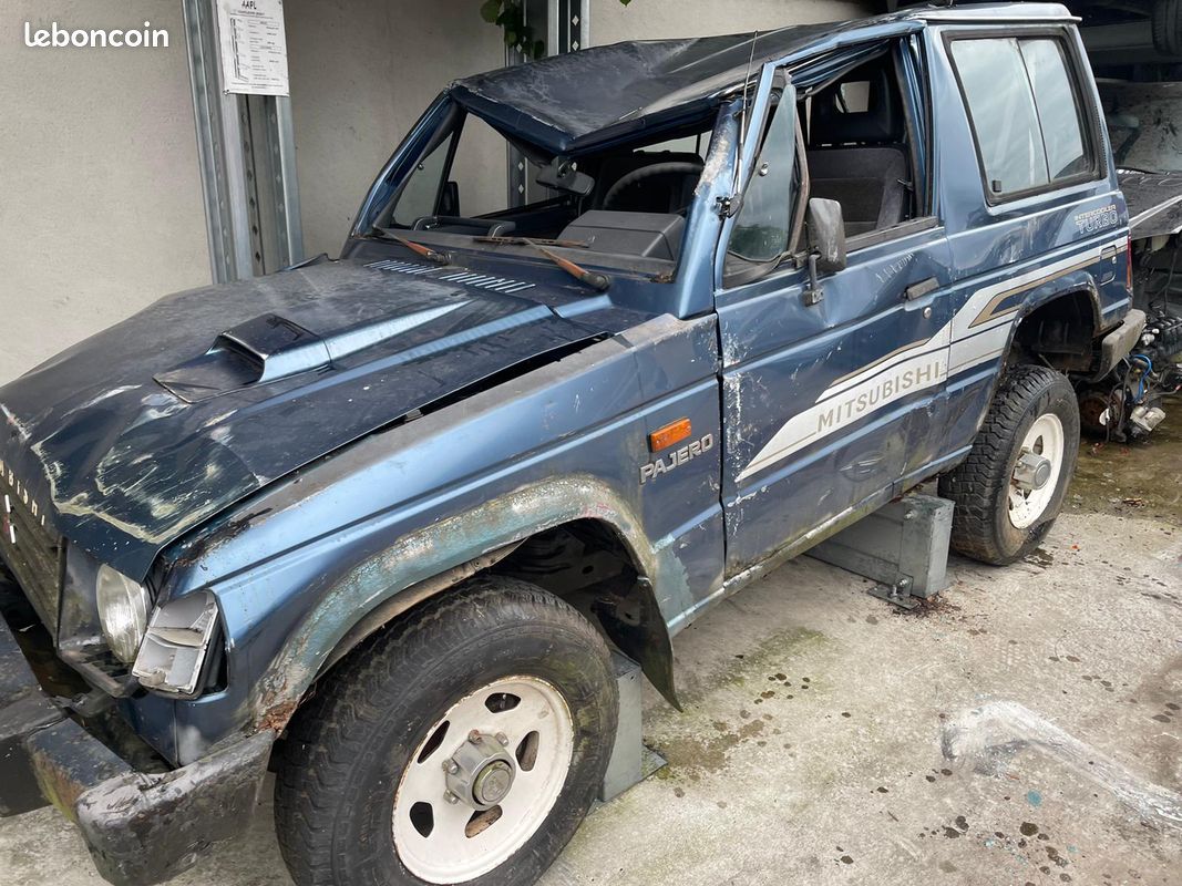 MITSUBISHI PAJERO I 2.5 TD 95 ch Diesel - Équipement auto
