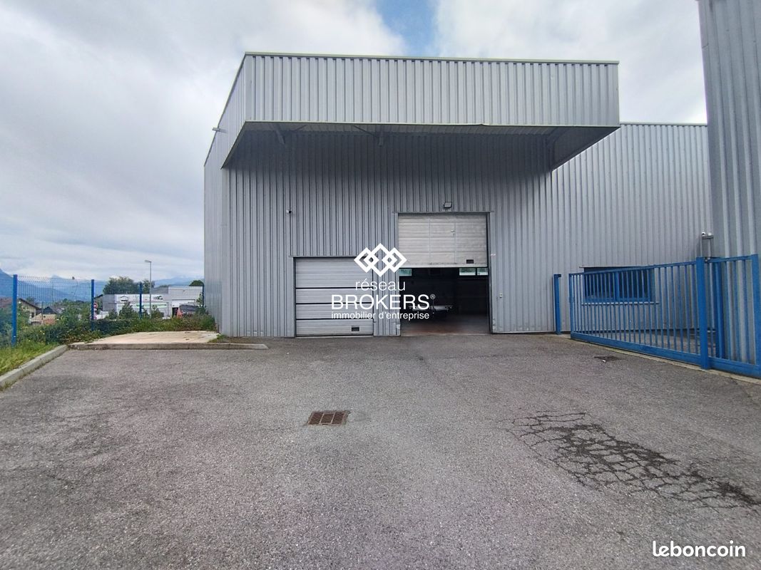 Local 474 m² La Roche-sur-Foron - Bureaux & Commerces