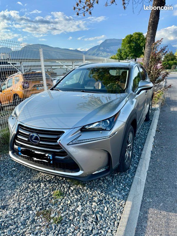Très belle Lexus NX 300h Luxe Garantie LEXUS 12 mois - Voitures