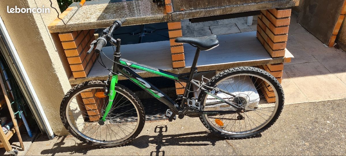 Vélo 24 pouces BMX marque First - Vélos