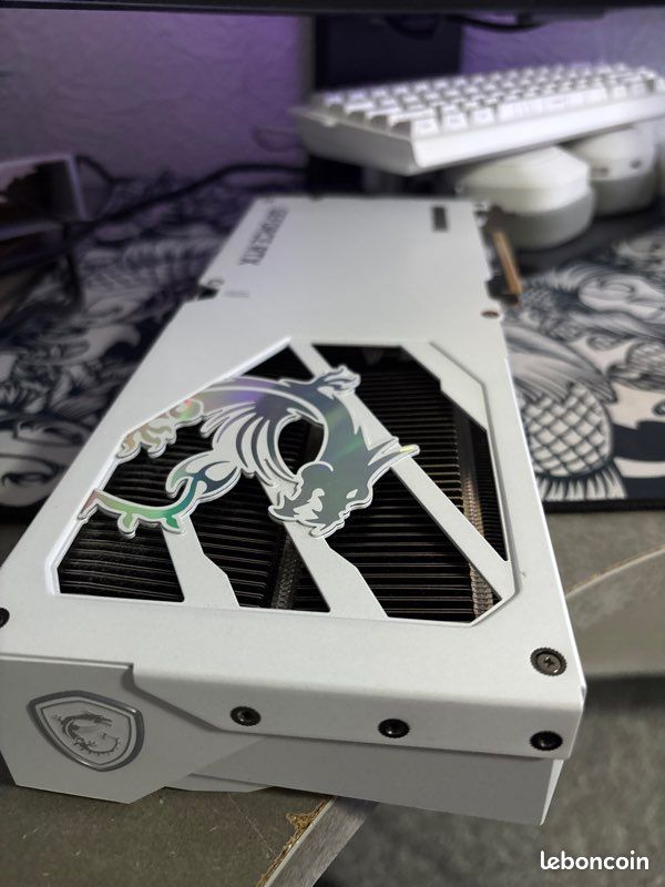 Rtx 5080 Blanche Msi trio OC (Carte graphique) - Accessoires informatique
