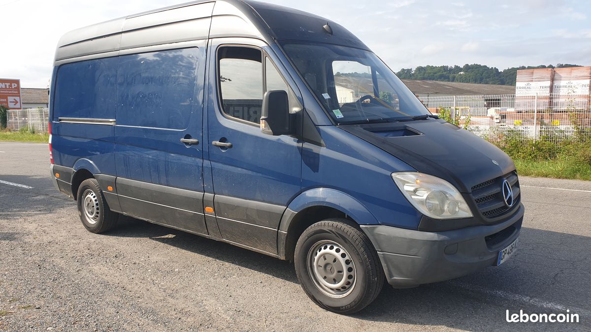 Fourgon Mercedes SPRINTER - Utilitaires