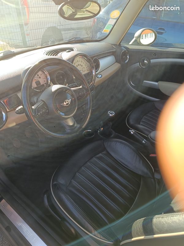 Belle mini Cooper cherche sa nouvelle propriétaire - Voitures