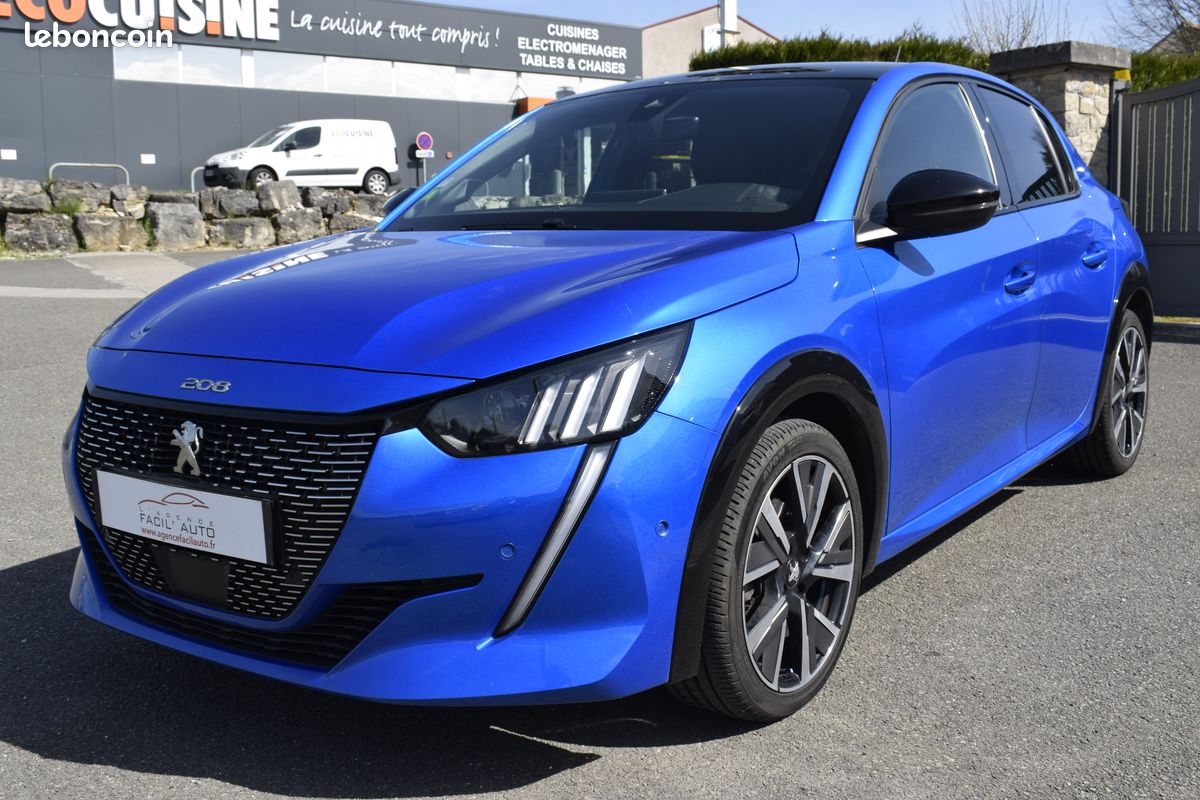 Peugeot 208 Gt Line 130 CV EAT8 - Voitures