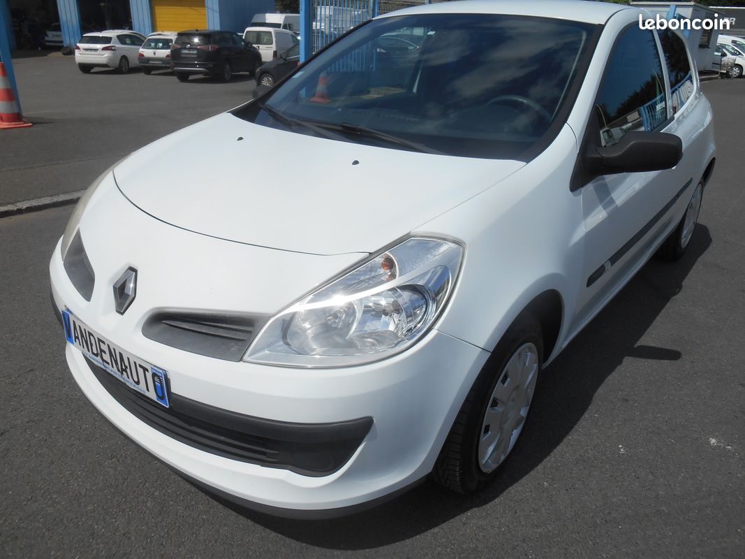 Renault clio ii societe 1.2 i 16v 75ch essence - 110265 km - Utilitaires