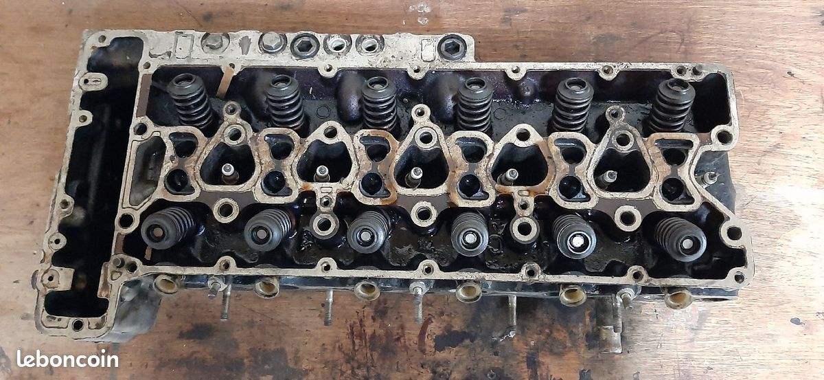 Culasse Mercedes moteur M110 - Équipement auto