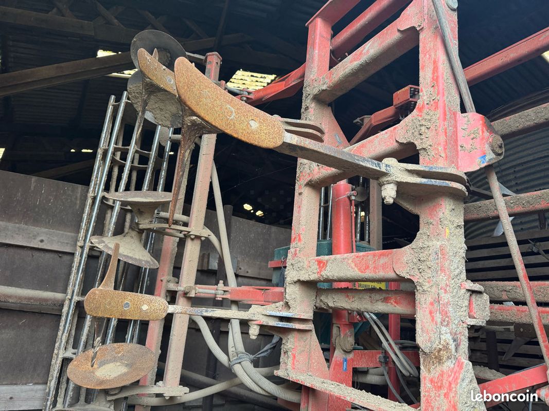 Kuhn Mixter 100 - Matériel agricole