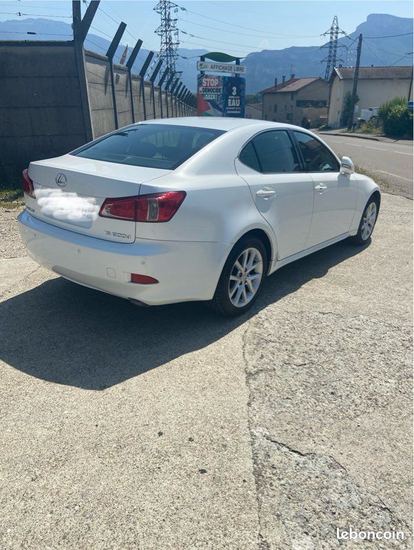Lexus pack luxe is200 - Voitures