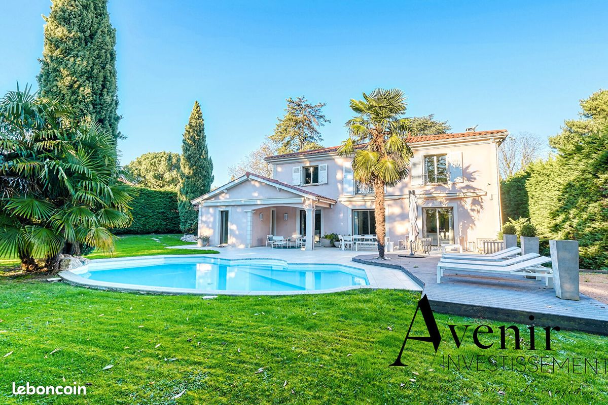 Propriété 10 pièces 363 m² - Ventes immobilières