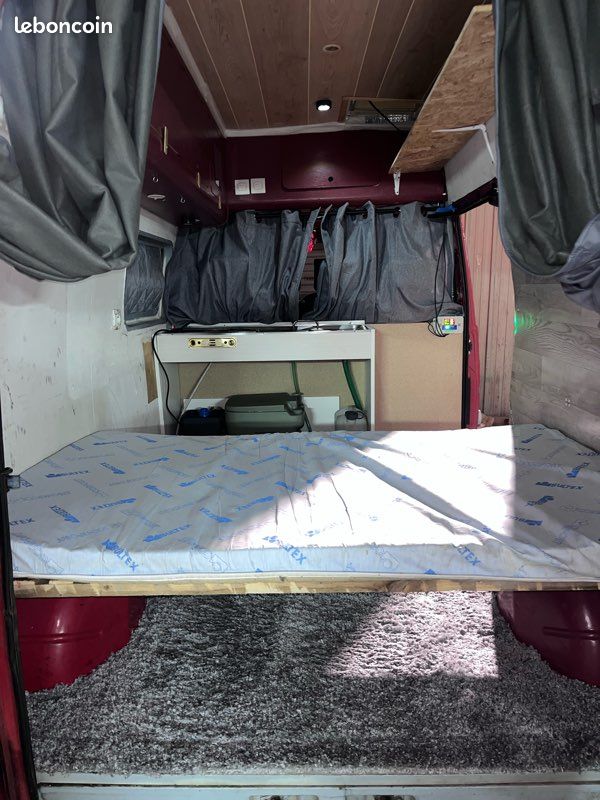 Renault Trafic T1100 Diesel aménagé – 1989 - Caravaning