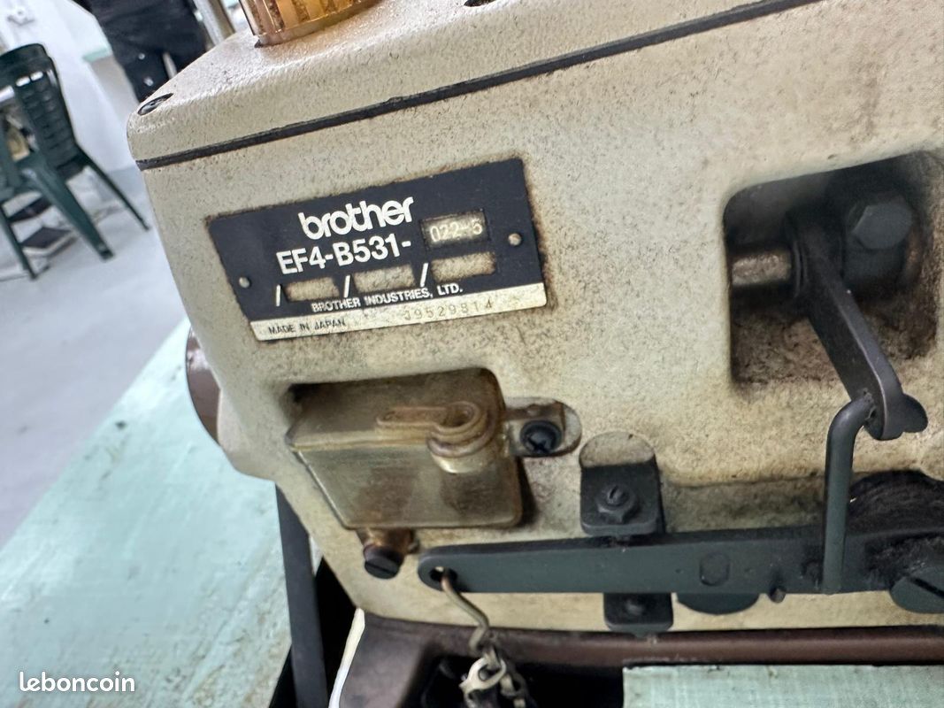 Surjeteuse Brother EF4-B531 – Machine industrielle, état fonctionnel ...