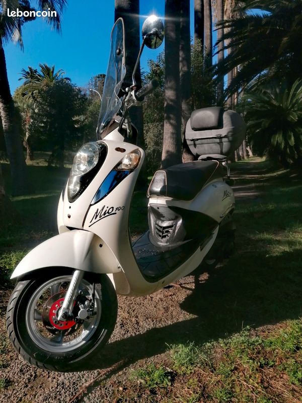 Scooter sym mio 100 ttbe 8650kms - Motos