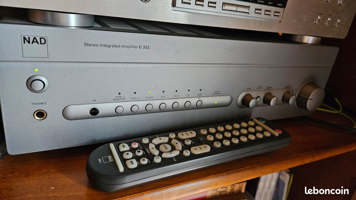 Ampli hifi NAD C352 - Photo, audio & vidéo