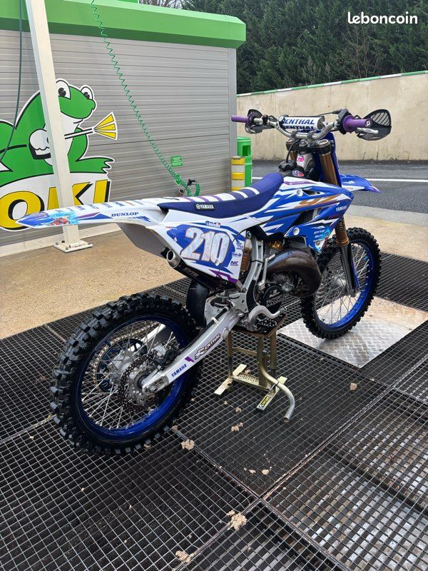 125 yz - Motos