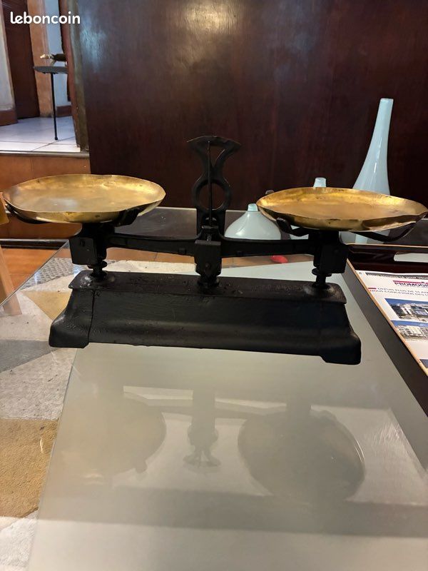 Balance à plateaux de cuivre - Décoration