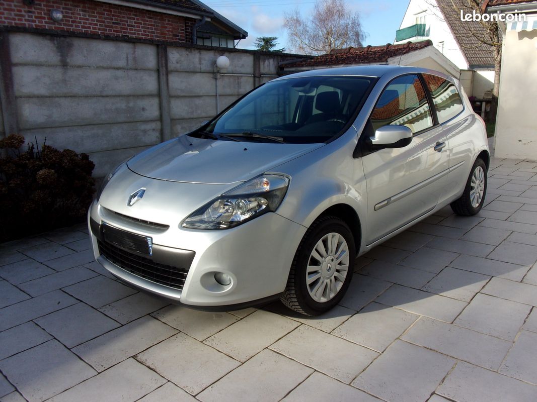 CLIO 3 ess 35 800km - Voitures