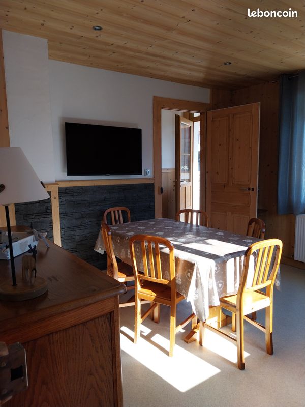 Eté 2025, Au Coeur du village, appt 4 pers/ 2 chambres, terrasse avec ...