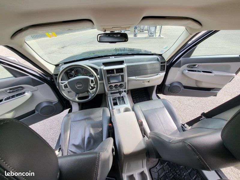 Jeep cherokee Liberty kk gant édition - Voitures