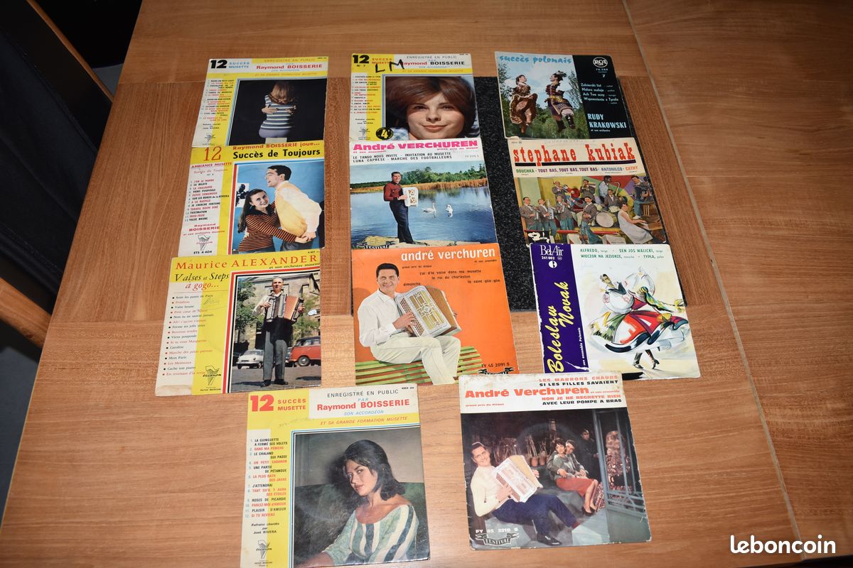 11 anciens disques 45 tours - Collection