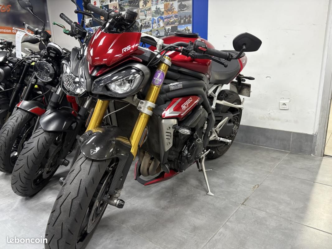 Triumph SPEED TRIPLE RS SPEEDTRIPLE SPEEDTRIPLE 1200 - Motos